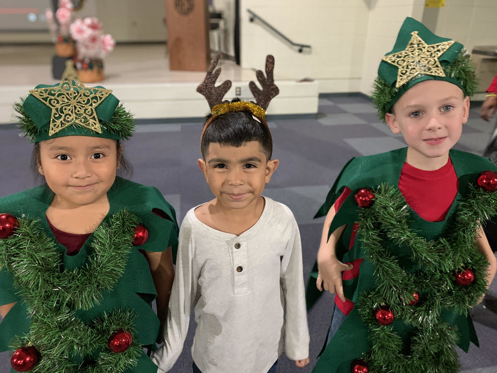 Ruskin Elementary Kindergartners Display the Christmas Spirit | Ruskin ...